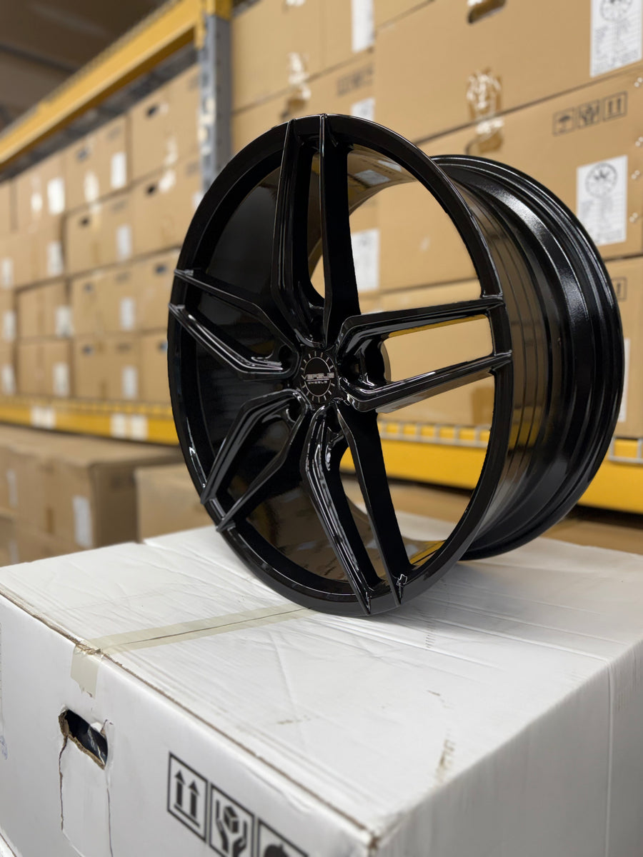 20" 5x114.3 Versus VS7371 GLOSS BLACK – Modern-Wheel